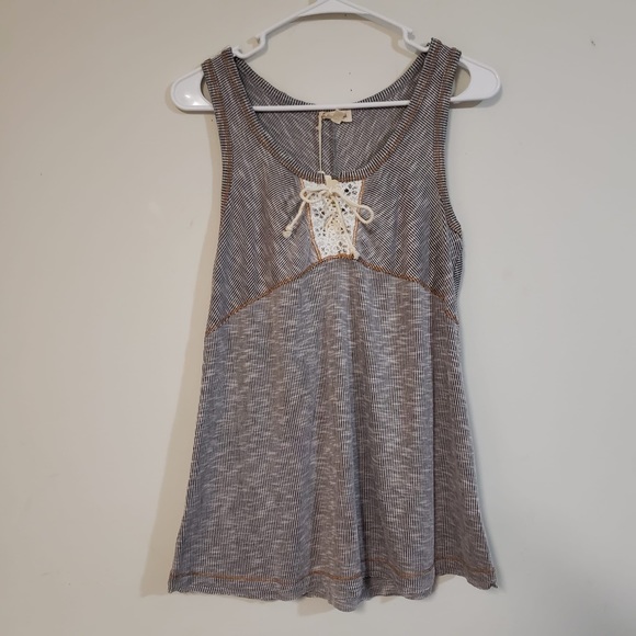 Tops | Nwt Hem Thread Tank Top | Poshmark